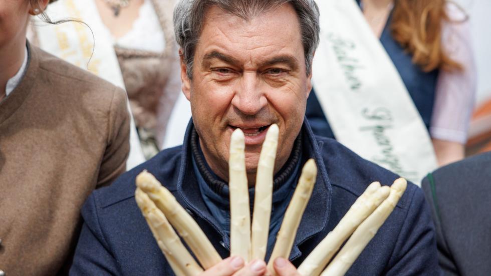Markus Söder: "#söderisst": Salat oder Schlachtplatte? | ZEIT ONLINE