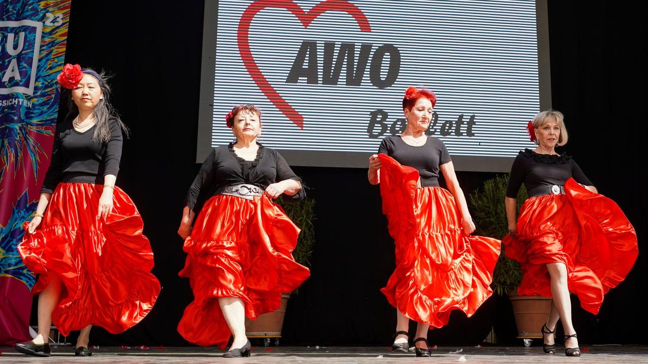 Mannheim: Streit um kulturelle Aneignung: Gruppe tritt auf Buga auf ...