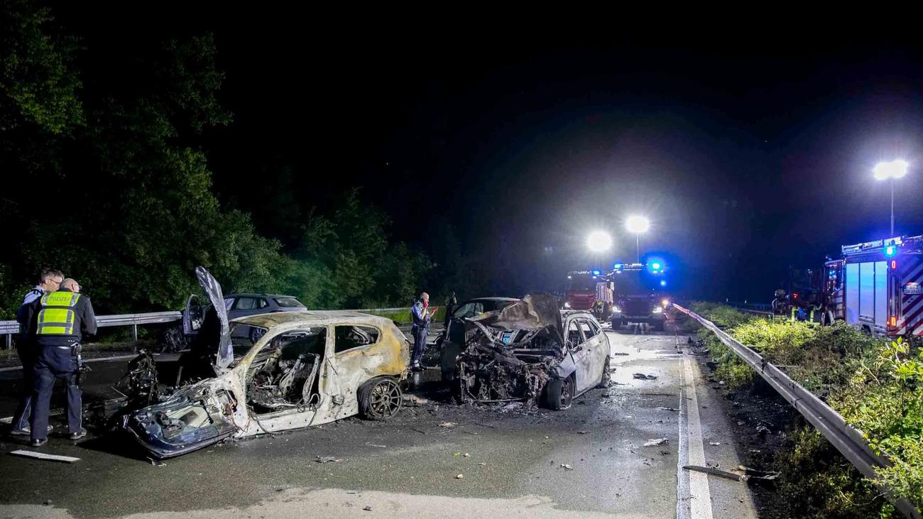 Verkehr: Unfall auf der A43 mit 17 Verletzten: Einer lebensgefährlich ...