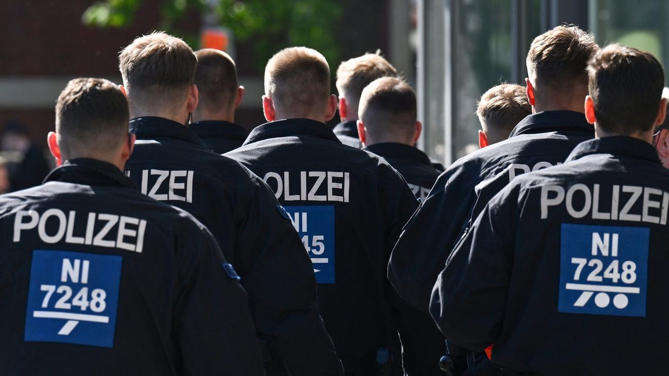 Demonstrationen: Polizisten aus elf weiteren Bundesländern in Leipzig ...