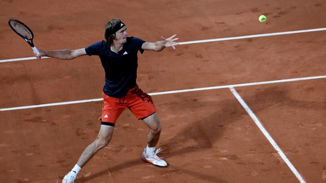 French Open: Zverev nach Schreckmoment ins Achtelfinale - Altmaier raus | DIE ZEIT