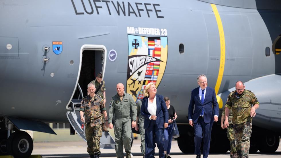 Militär: Weil über Luftwaffenübung: Müssen gewappnet sein | ZEIT ONLINE