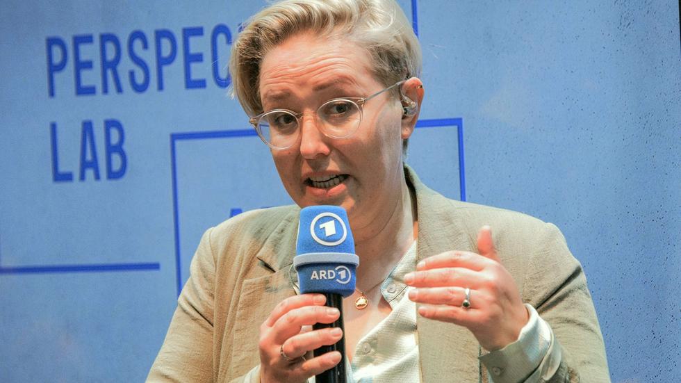 RBB: Juliane Leopold zieht sich aus Rennen um Intendanz zurück | ZEIT ...