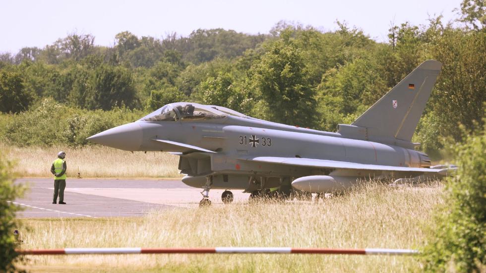 Kanzler im Kampfjet: Scholz beim Luftwaffen-Manöver "Air Defender ...