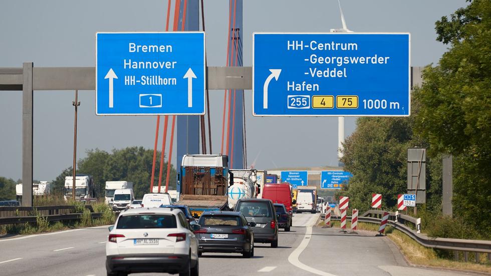 Verkehr: Staus auf A1 bei Hamburg erwartet | ZEIT ONLINE
