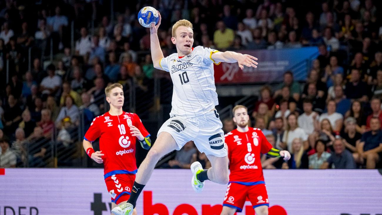 Sieg gegen Serbien: Deutsche U21-Handballer im WM-Finale | DIE ZEIT