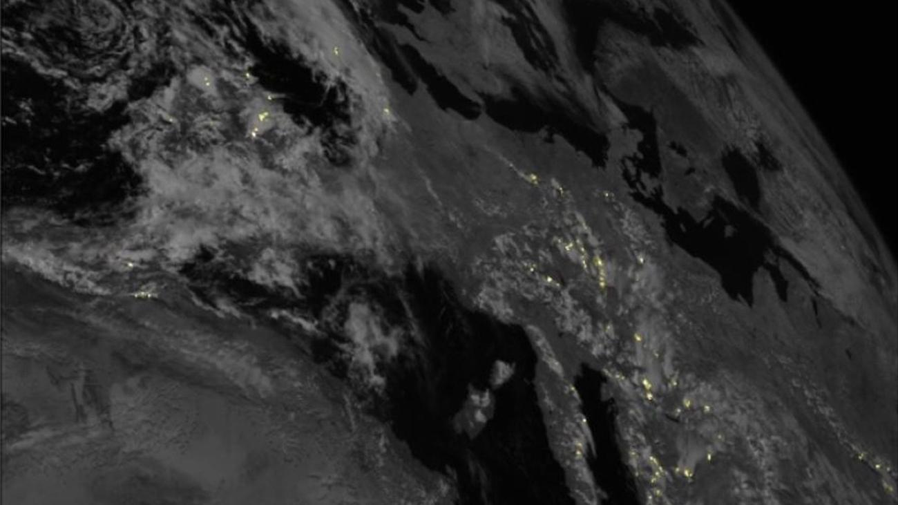 Gewitter-Beobachtung: Erste Bilder von Blitzen von neuen ...