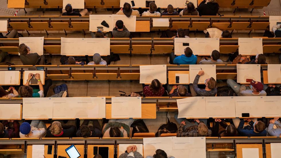 Hochschulen: In Berlin sind sehr viele Studiengänge zulassungsbeschränkt | ZEIT ONLINE