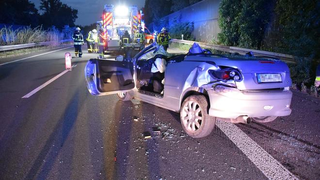 Krefeld: Unfall auf A57: Frau lebensgefährlich verletzt | DIE ZEIT