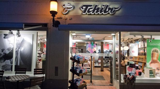 Jahresbilanz: Tchibo beendet 2022 mit roten Zahlen | ZEIT ONLINE