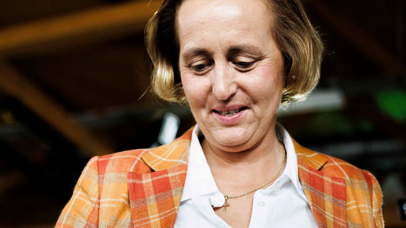 AfD-Politikerin: Von Storch bei Veranstaltung mit Hundekot beschmiert ...