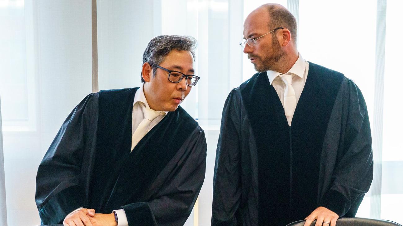 Steuerskandal: Cum-Ex-Skandal: Früherer Top-Anwalt vor Gericht | DIE ZEIT