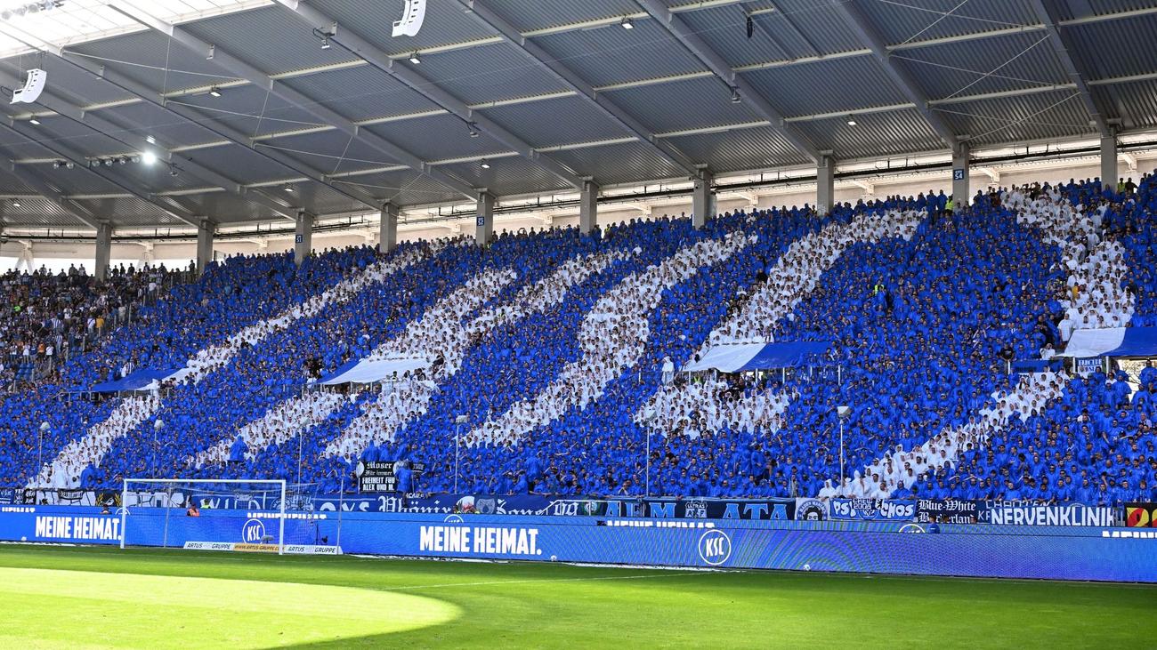 Fußball: Rasen-Ärger beim KSC: "Intensive" Suche nach Lösung | DIE ZEIT