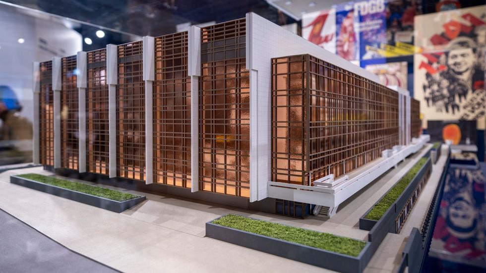 Geschichte: Palast der Republik: DDR-Museum widmet sich dem Prestigebau ...