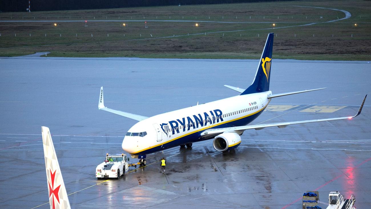 Luftverkehr: Ryanair eröffnet Wartungs-Hangar am Flughafen Nürnberg ... Luftverkehr: Ryanair eröffnet Wartungs-Hangar am Flughafen Nürnberg ...