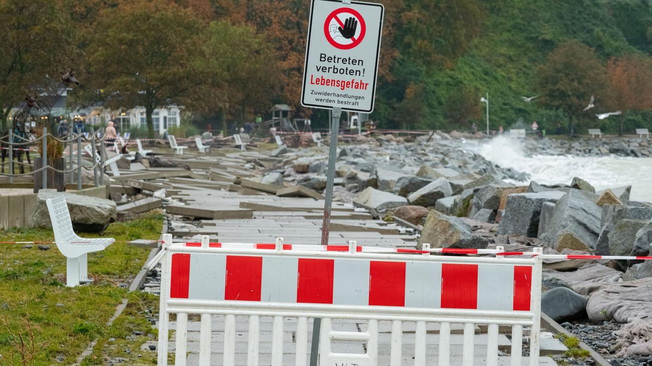 Unwetter: Hochwasser beschädigt Bodden-Damm bei Wieck | ZEIT ONLINE