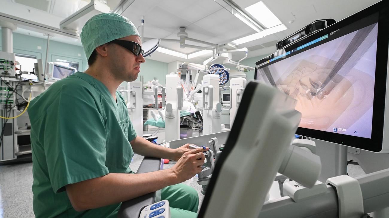 Operationstechnik: Deutschland-Premiere für OP-Roboter Hugo in der ...