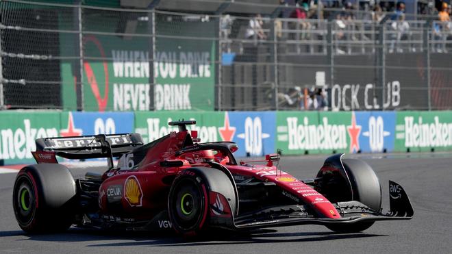 Formel 1: Ferrari-Duo schlägt Verstappen in Mexiko-Qualifikation | DIE ZEIT
