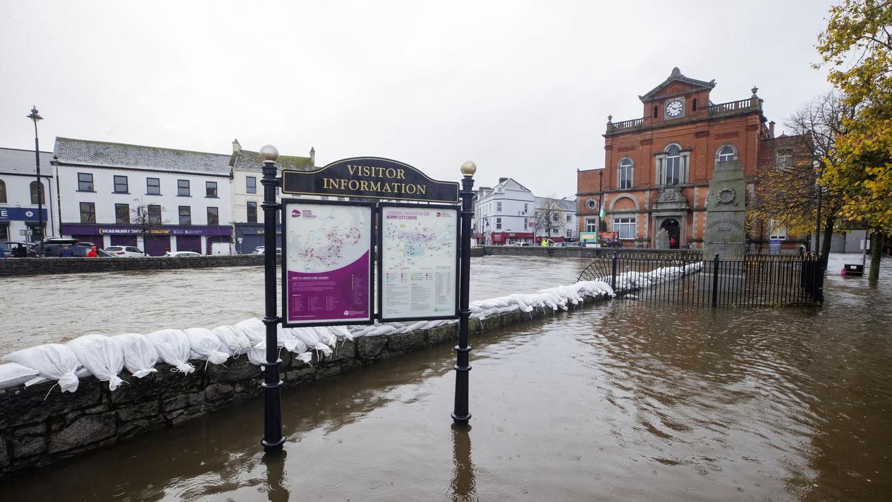 Unwetter: Sturm sorgt für Überschwemmungen in Irland | DIE ZEIT