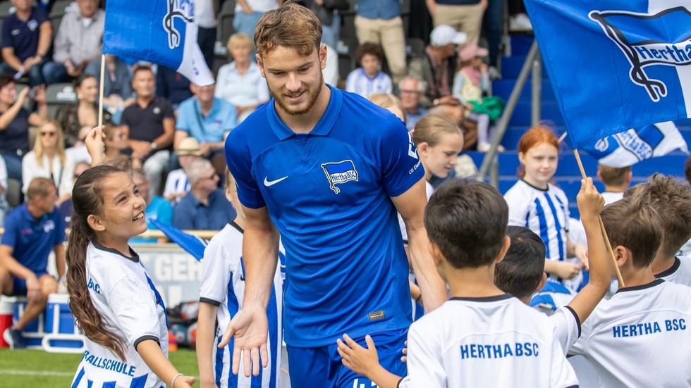 Fußball: Neue Position macht Herthas Klemens "unheimlich viel Spaß" | ZEIT ONLINE
