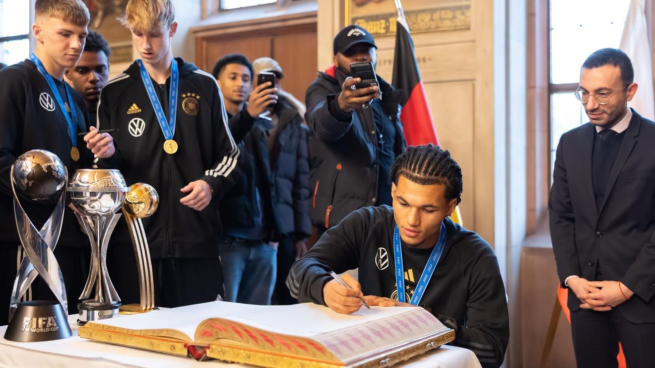 U17-Weltmeister: Nach WM-Gold: DFB-Talente träumen von Profikarriere ...