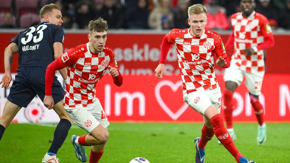 Fußball: Mainz 05 gewinnt Test gegen Feyenoord Rotterdam | ZEIT ONLINE