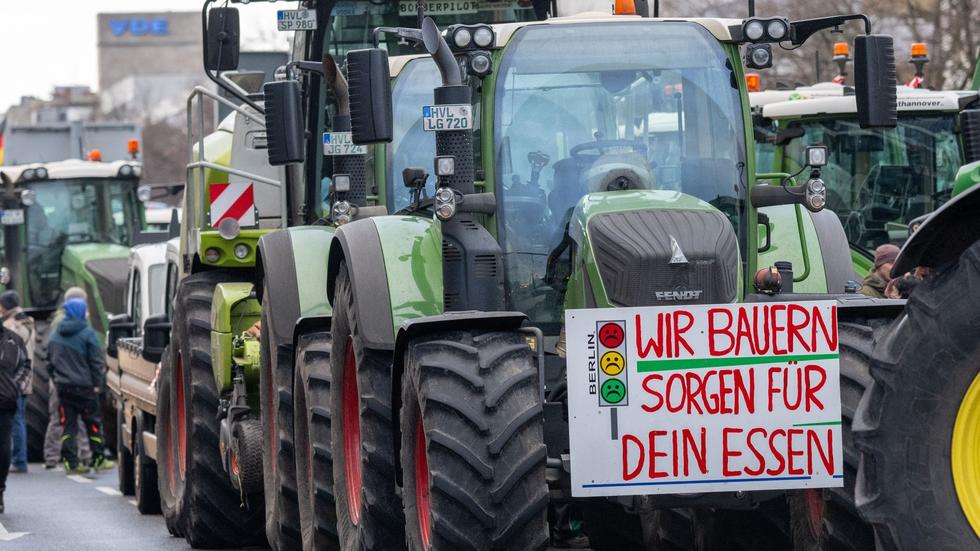 Bauernproteste: Landwirte planen wieder Traktorendemo am Freitag | ZEIT ...