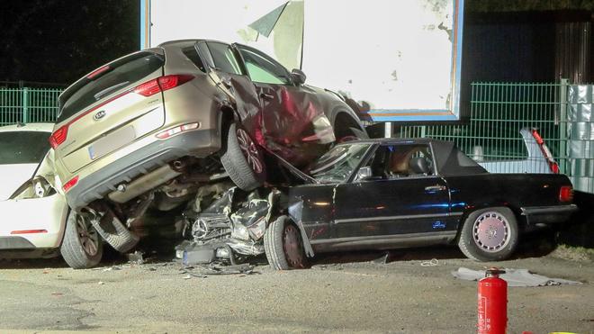Verkehrsunfälle: 13- und 14-Jähriger bauen schweren Unfall mit Auto ...