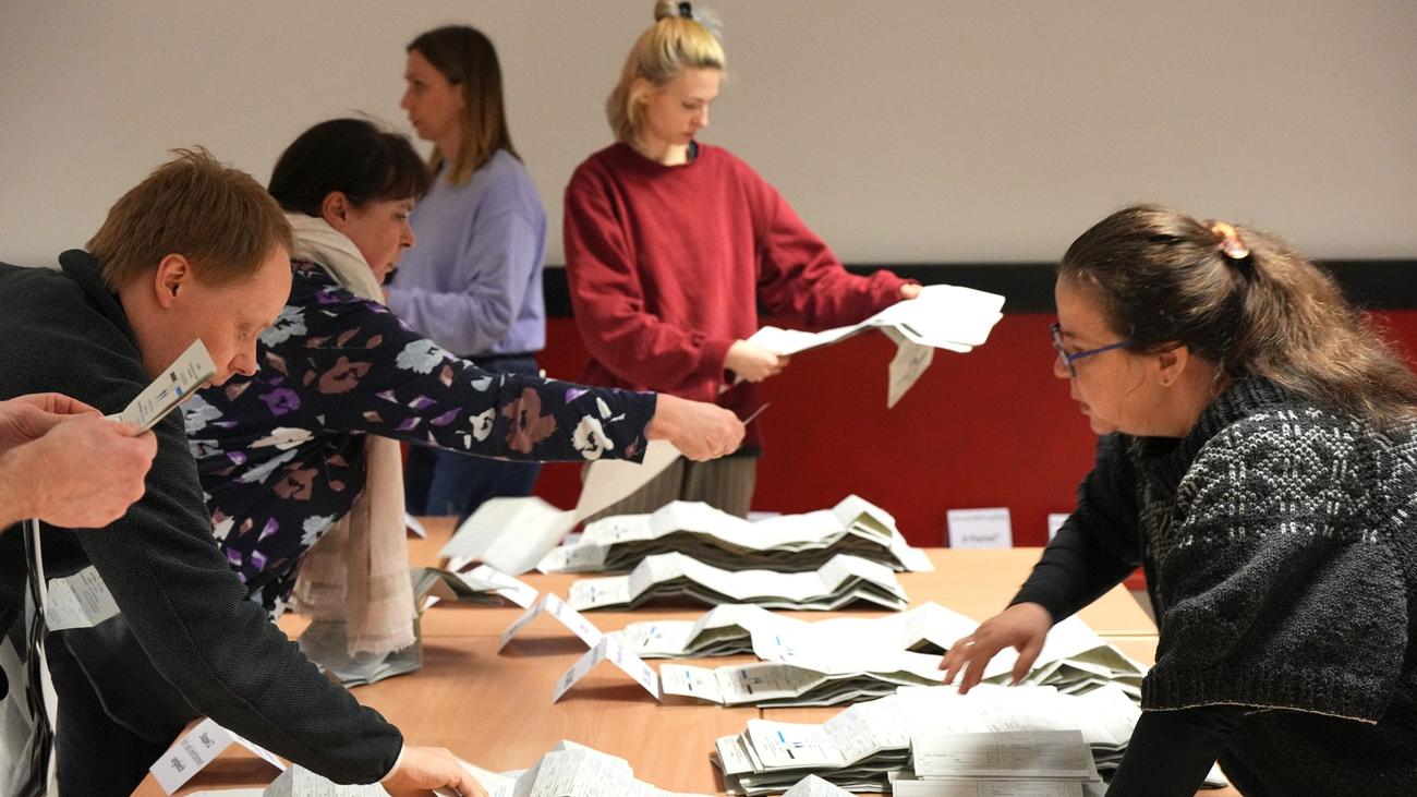 Bundestagswahl: Erster Berliner Wahlkreis nach Wiederholung ausgezählt ... Bundestagswahl: Erster Berliner Wahlkreis nach Wiederholung ausgezählt ...