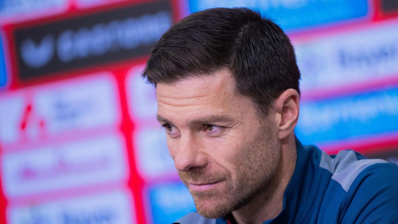 Bundesliga: Alonso zur Zukunft: "Habe nichts Neues zu sagen" | DIE ZEIT