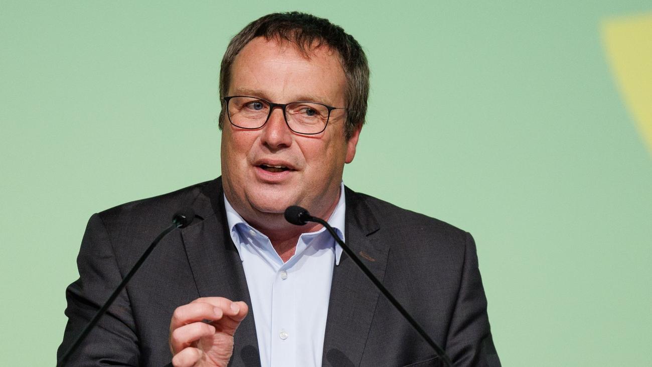 Verkehr: Minister: Rekordinvestition in marode Straßen und Brücken ...