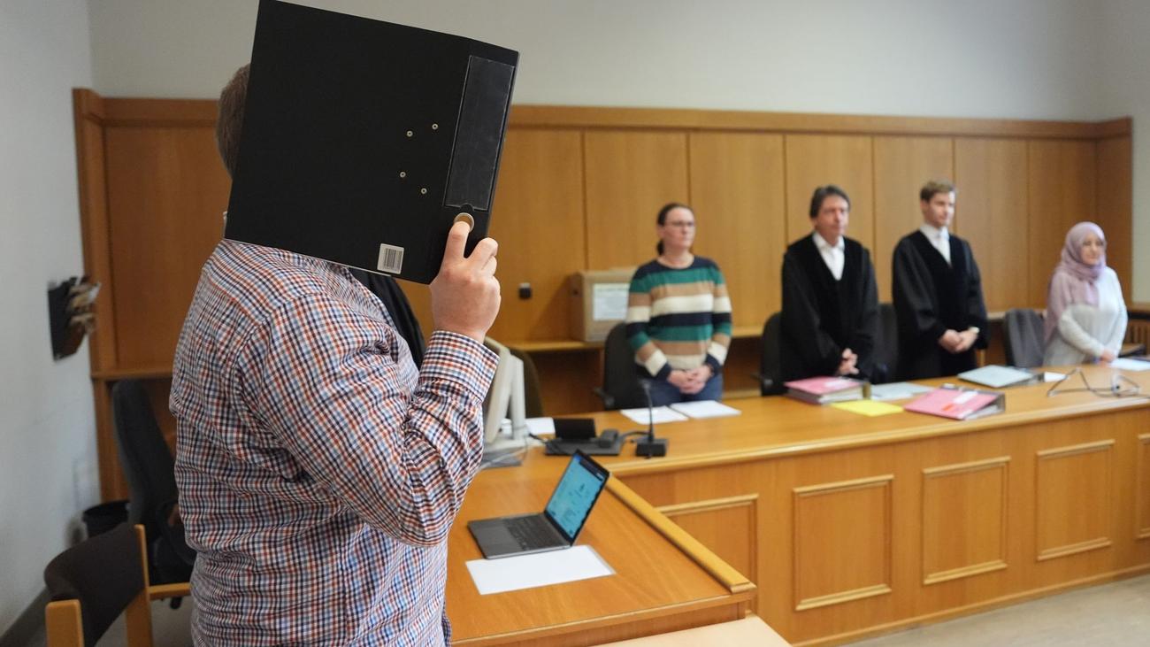 Prozess: 43-Jähriger vor Gericht: Sexueller Missbrauch von Jungen | DIE ...