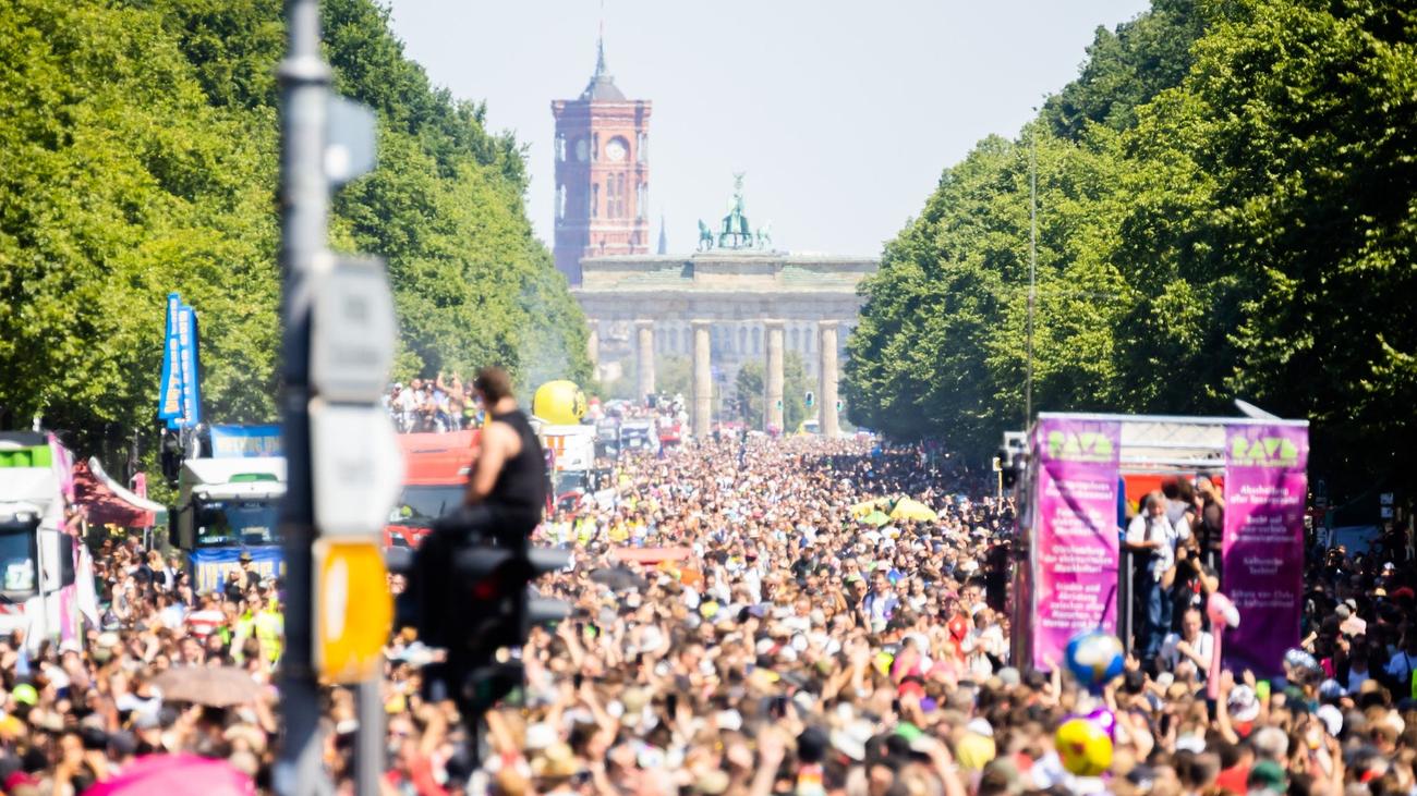 Gesellschaft: Parade-Wagen für "Rave the Planet" ausgesucht | DIE ZEIT