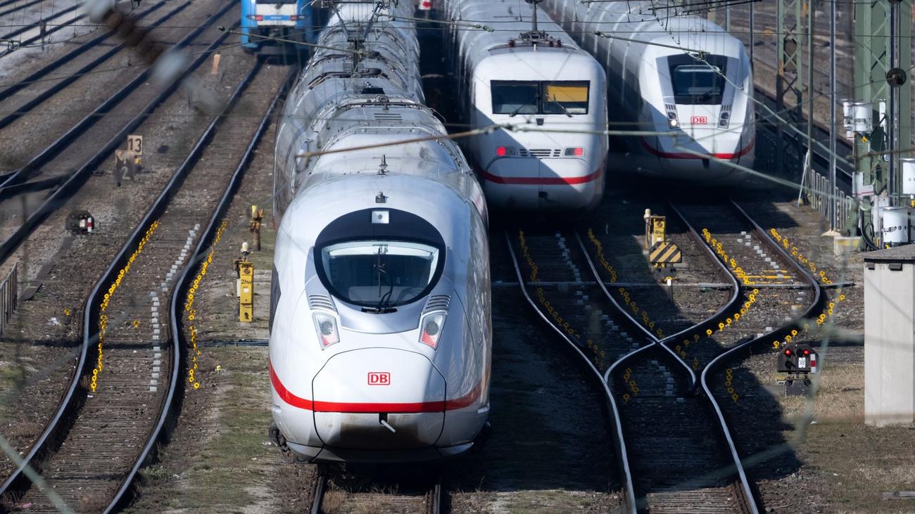 Wetter: Unwetter sorgen für Unfälle und Zugausfälle in Bayern | DIE ZEIT