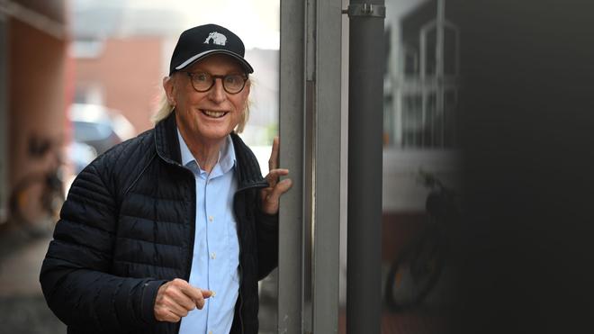 Ehrenbürger: Otto eröffnet neues Festspielhaus in Emden | ZEIT ONLINE