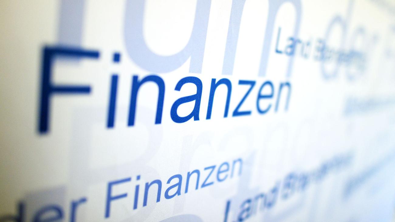 Steuern: Erheblich mehr Krankheitstage in der Steuerverwaltung | DIE ZEIT