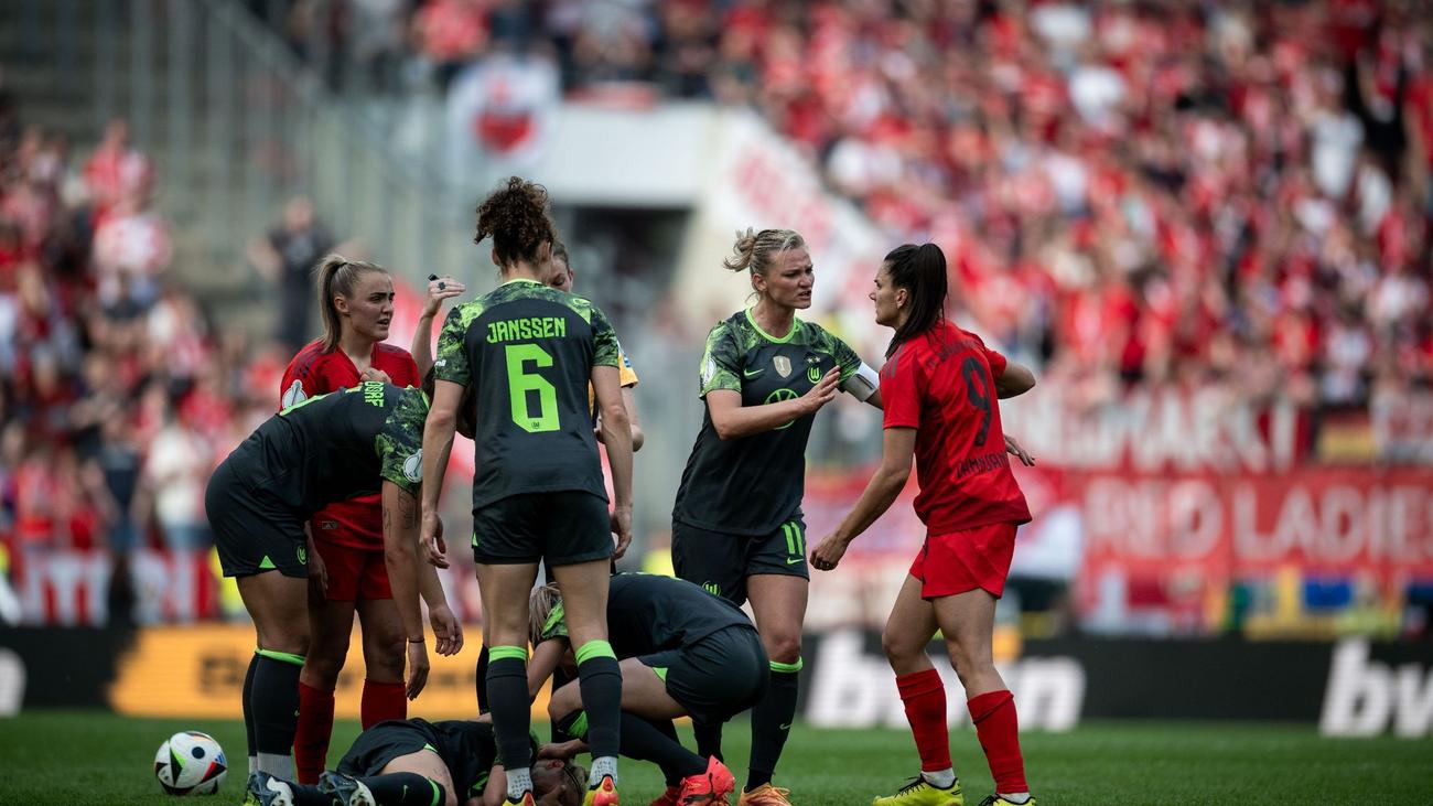 DFB-Pokal Finale: Wolfsburgerinnen gewinnen DFB-Pokal - 2:0 gegen FC Bayern | ZEIT ONLINE