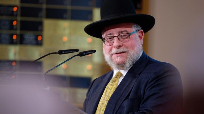 Auszeichnungen: Wüst: Karlspreis für Pinchas kommt zur richtigen Zeit ...