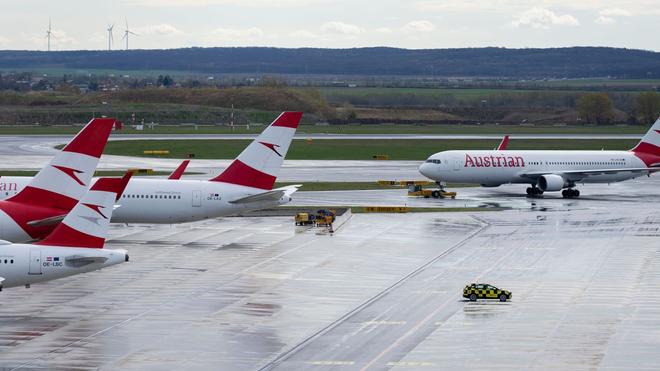Notfälle: Flugzeug der Austrian Airlines verliert Nase in Hagelsturm ...