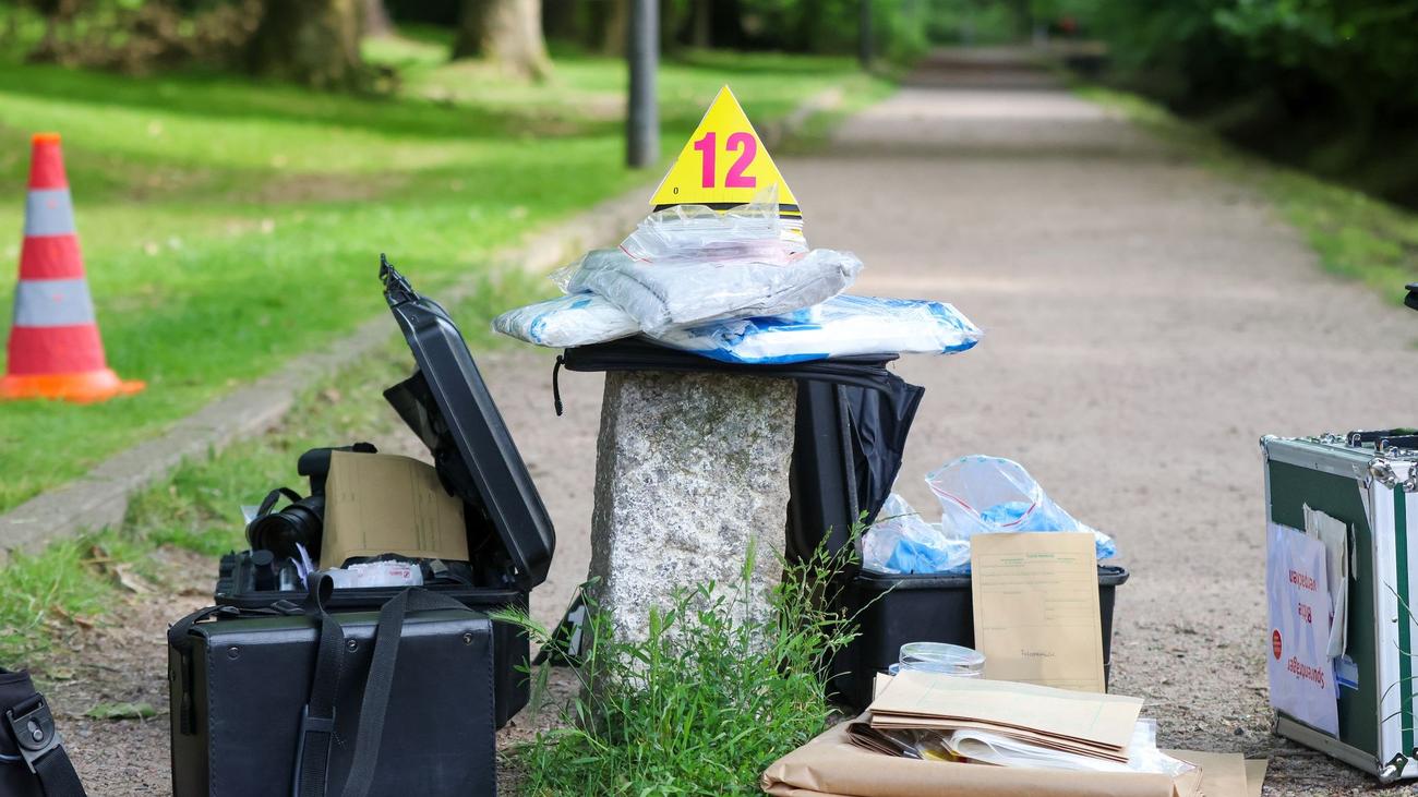 SEK-Einsatz: Mann zündet Vater an und schießt auf Polizei | ZEIT ONLINE SEK-Einsatz: Mann zündet Vater an und schießt auf Polizei | ZEIT ONLINE