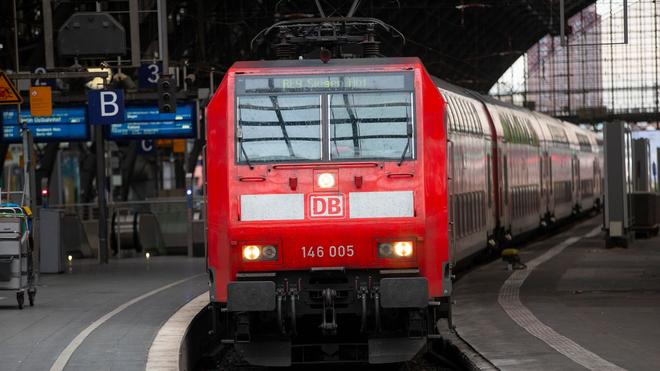 Bahnverkehr: Unwetter: Strecke von Hamburg nach Bremen weiterhin gesperrt | DIE ZEIT