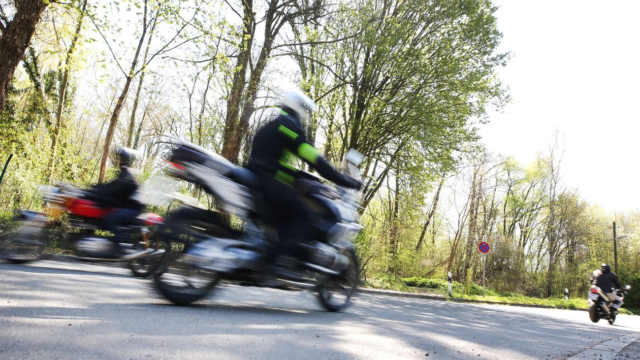 Unfall: 57-jähriger Motorradfahrer bei Unfall schwer verletzt | DIE ZEIT