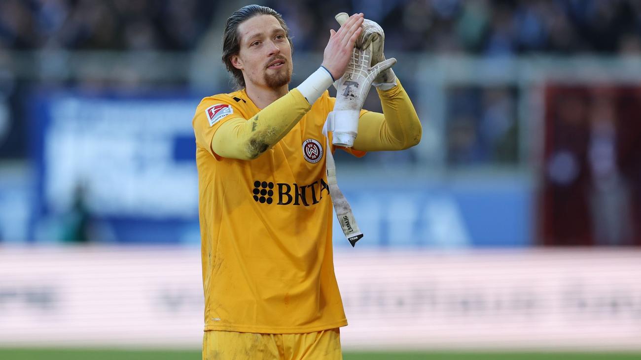 Fußball: Torwart Stritzel steigt zum Kapitän bei Wiesbaden auf | DIE ZEIT