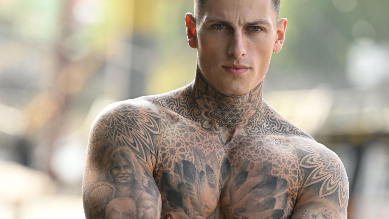 Medien: Tattoo-Model Fabien Tietjen spielt in ARD-Zweiteiler mit | DIE ZEIT