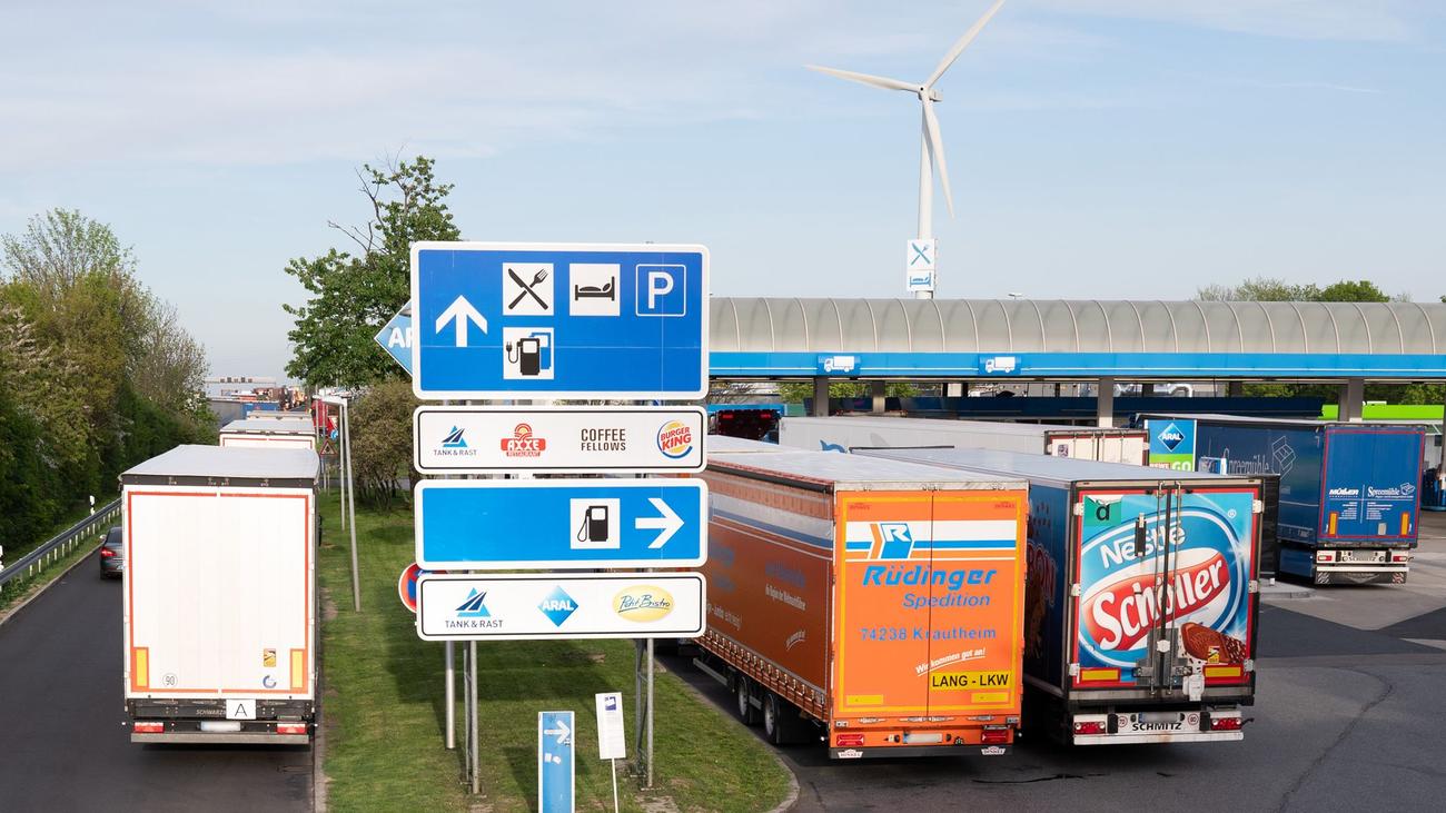 Autobahn: ADAC-Test: Ausreichende Qualität der hessischen Raststätten ...