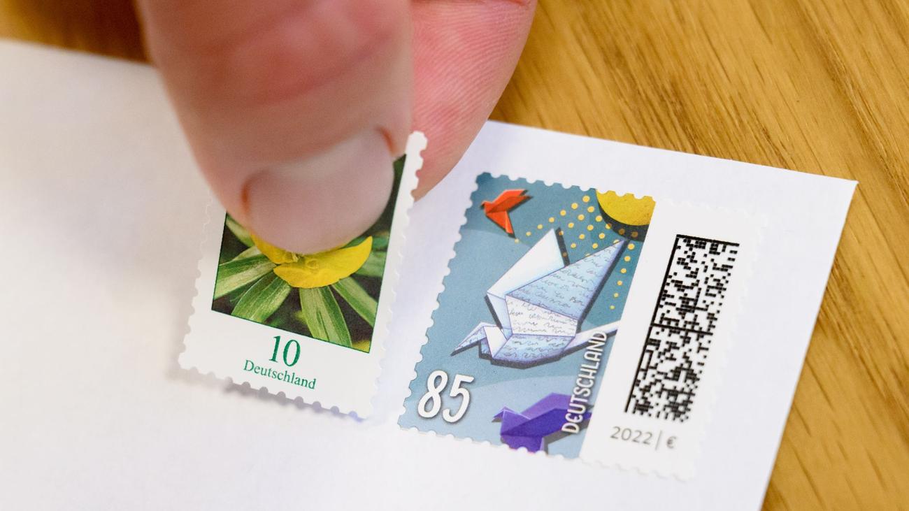 Briefe und Pakete: Porto steigt: Standardbrief und Postkarte kosten 95 ...