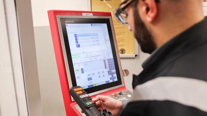 Zuwanderung und Jobs: Studie: Arbeitsmarkt lange auf viel Zuwanderung angewiesen | ZEIT ONLINE