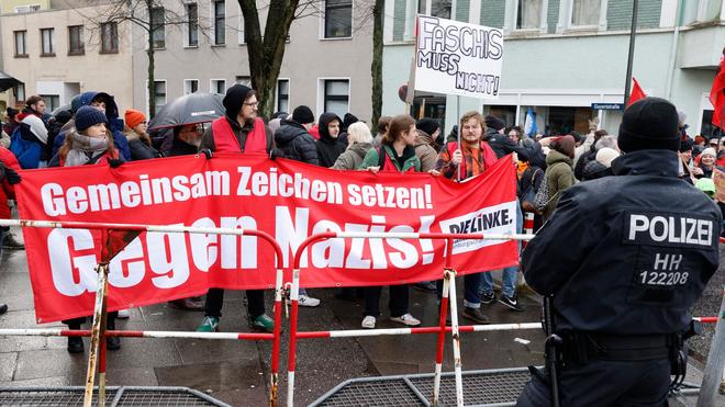 "Zeichen setzen gegen Nazis": Proteste gegen AfD: Polizei nimmt mehrere ...