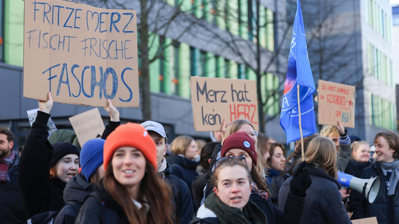 Demonstrationen: Erneut Tausende bei Demos gegen rechts am Wochenende ...