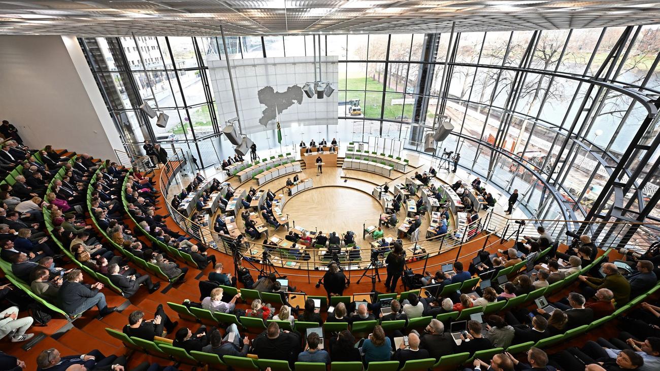 Minderheitsregierung: Mehrheit für Konsultationsmechanismus zeichnet ...